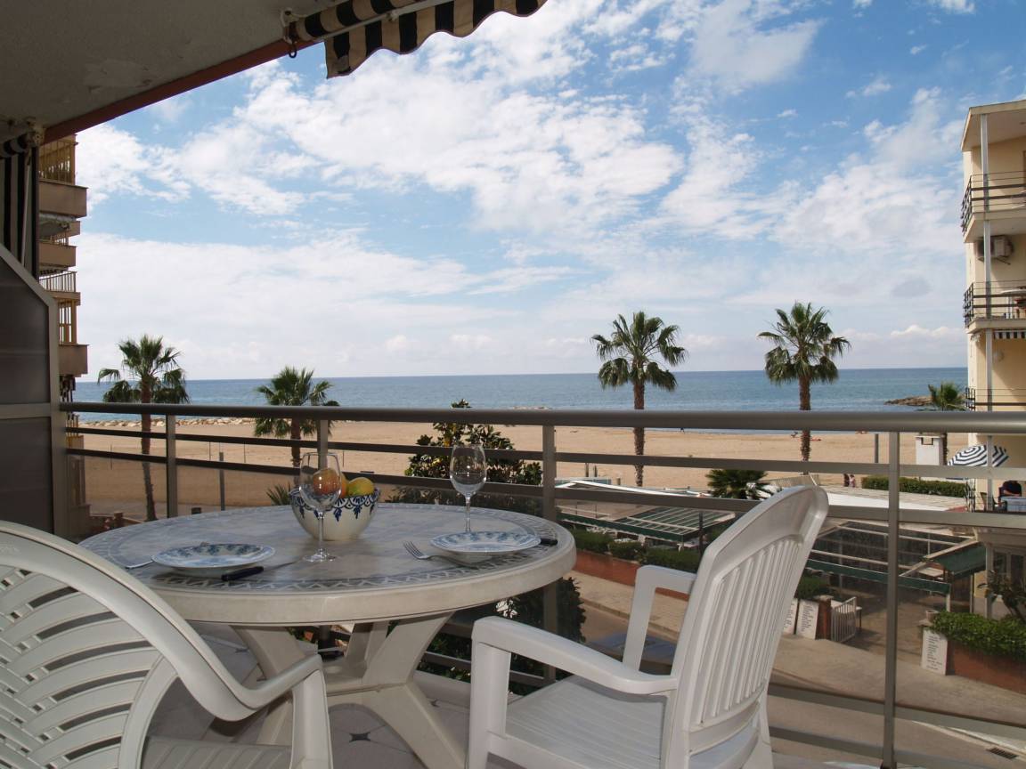 70 M² Apartment ∙ 3 Bedrooms ∙ 5 Guests - Cambrils