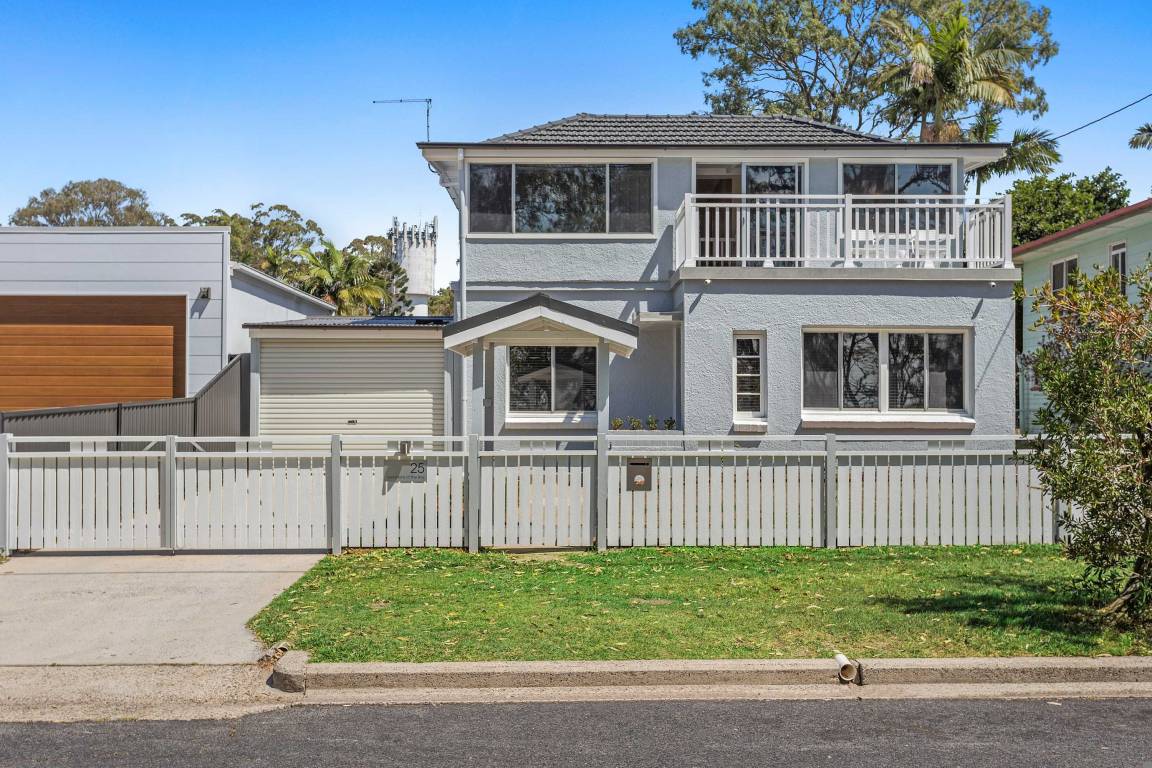 House ∙ 3 Bedrooms ∙ 6 Guests - Redcliffe