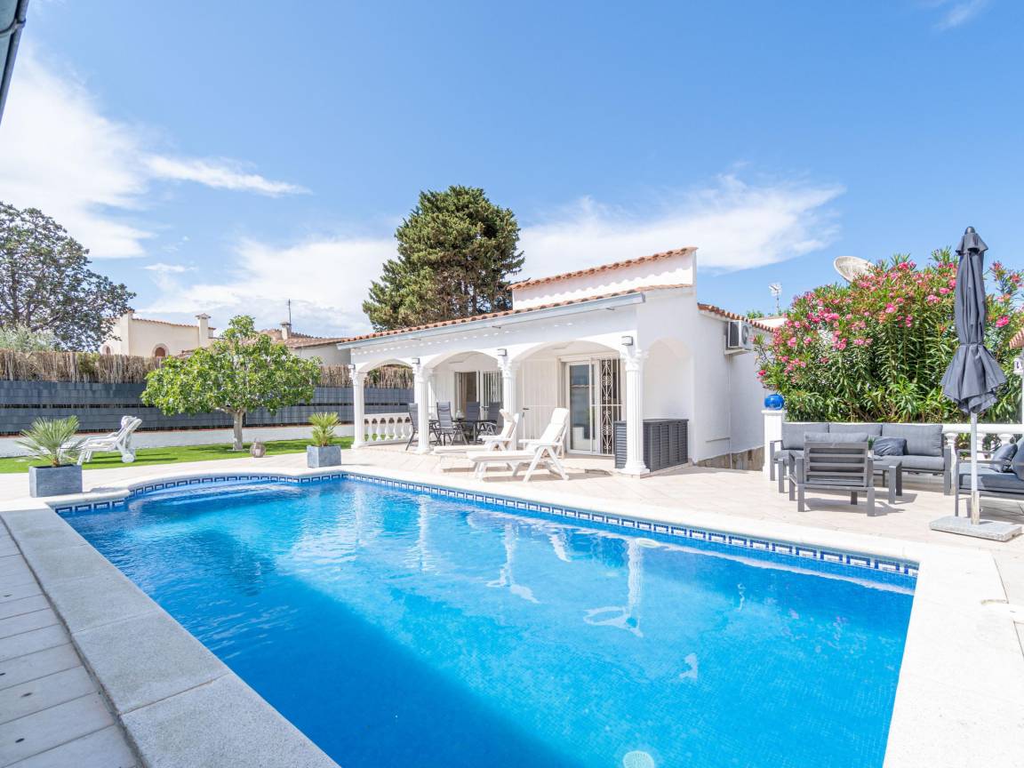 80 M² Ferienhaus ∙ 3 Schlafzimmer ∙ 6 Gäste - Empuriabrava