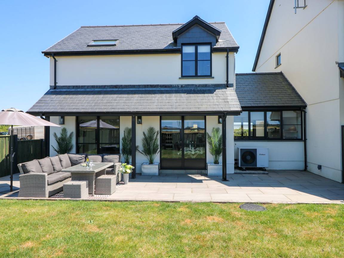 Cottage ∙ 3 Bedrooms ∙ 6 Guests - Freshwater East