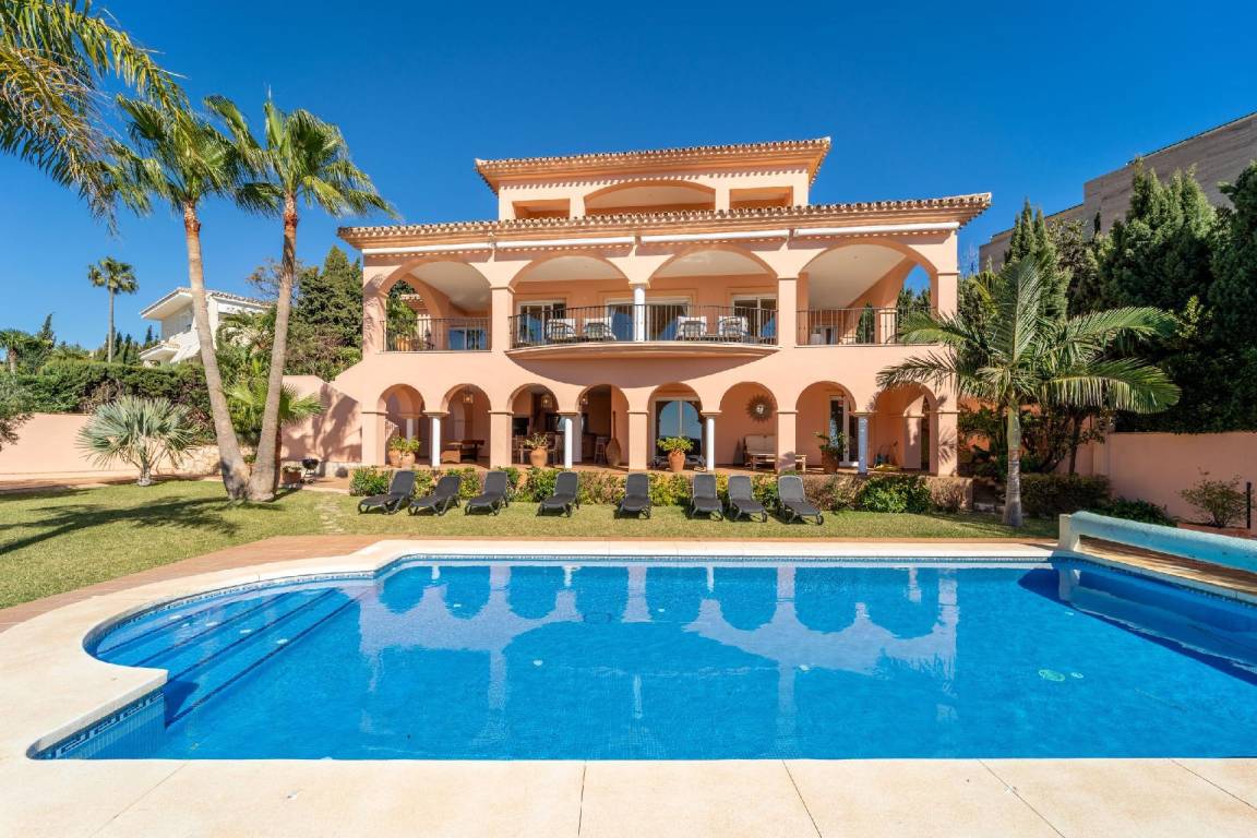 560 M² House ∙ 5 Bedrooms ∙ 10 Guests - Benalmádena