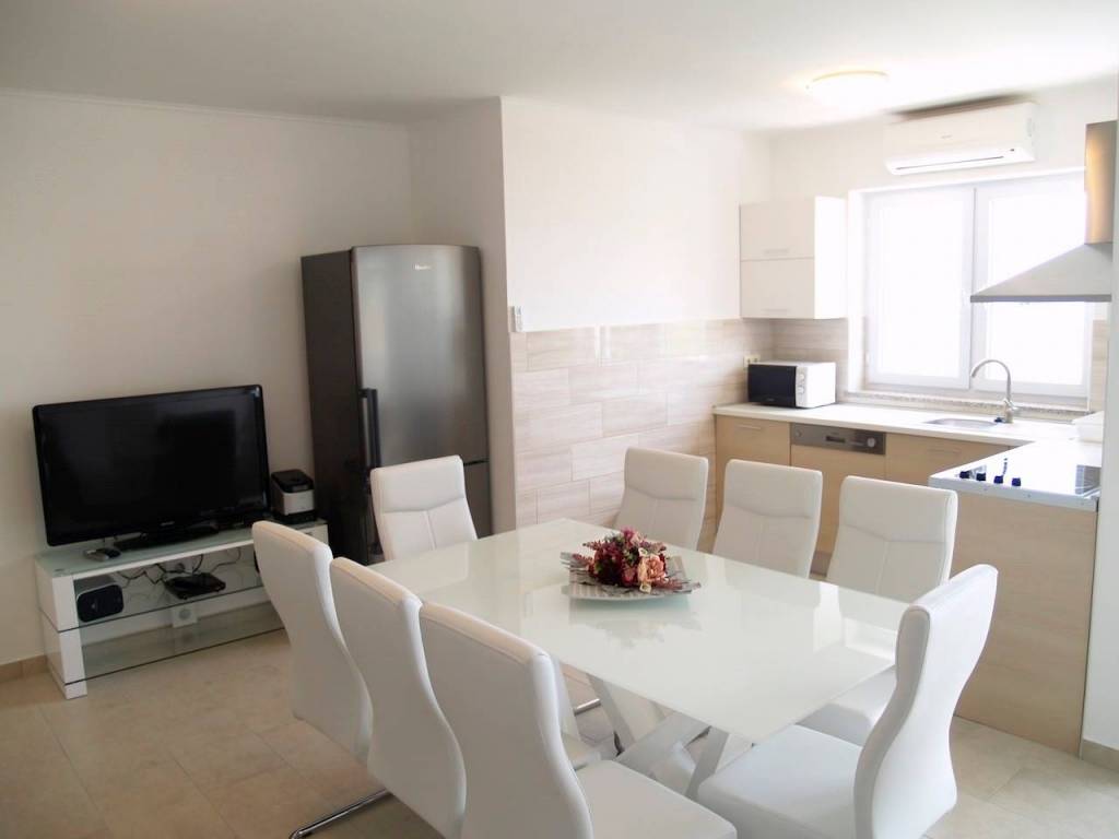 95 M² Apartment ∙ 3 Bedrooms ∙ 8 Guests - Zadar