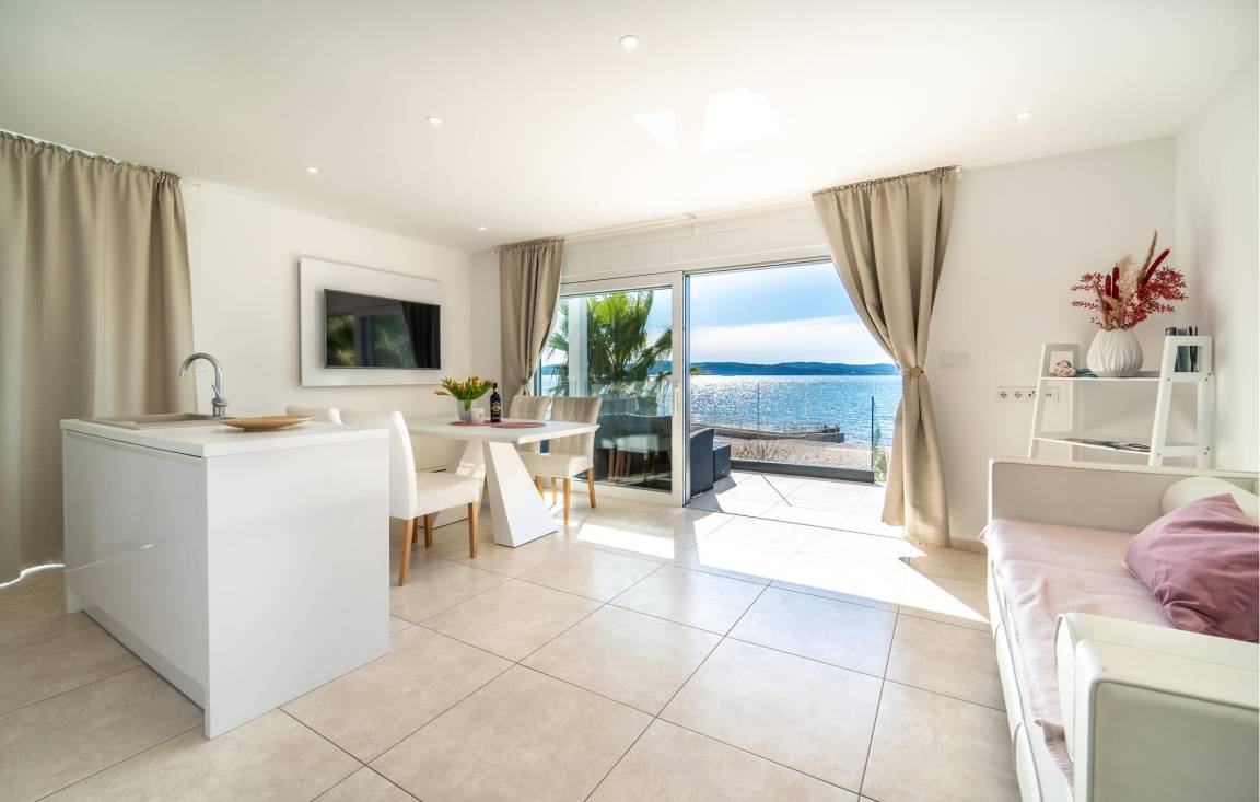 97 M² Apartment ∙ 2 Bedrooms ∙ 4 Guests - Bibinje