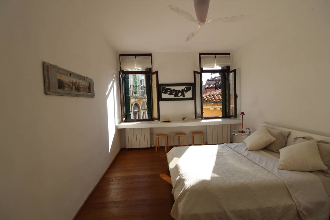 88 M² Apartment ∙ 1 Bedroom ∙ 2 Guests - Velence, Olaszország