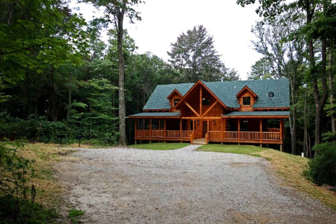 House ∙ 1 Bedroom ∙ 14 Guests - Logan, OH