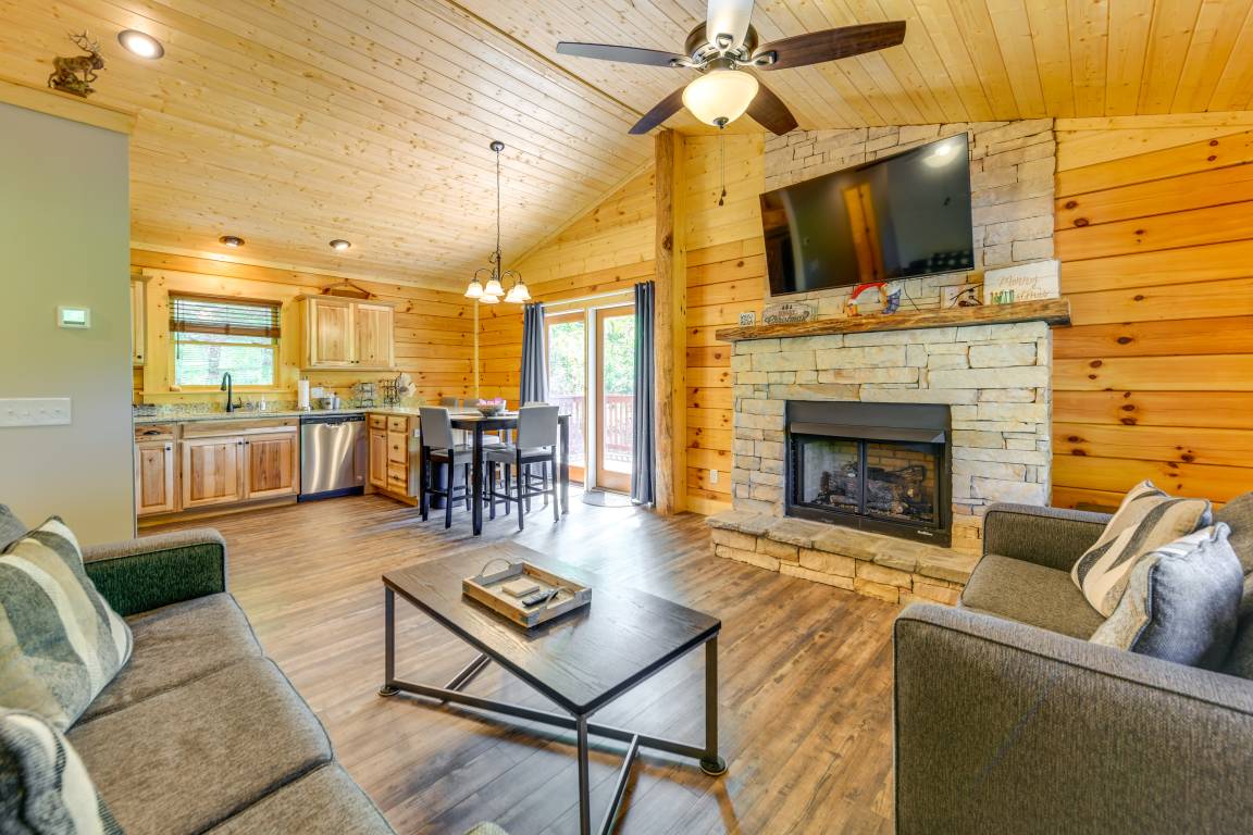 101 M² House ∙ 2 Bedrooms ∙ 9 Guests - Maggie Valley, NC