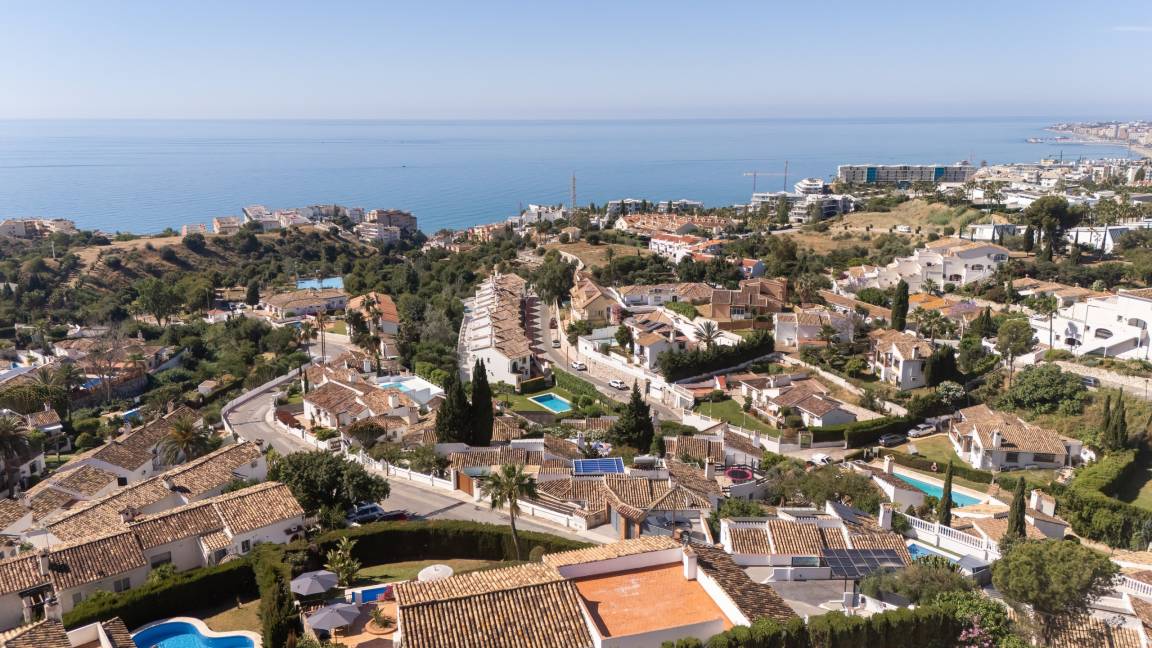 174 M² Villa ∙ 3 Makuuhuonetta ∙ 6 Vierasta - Benalmádena