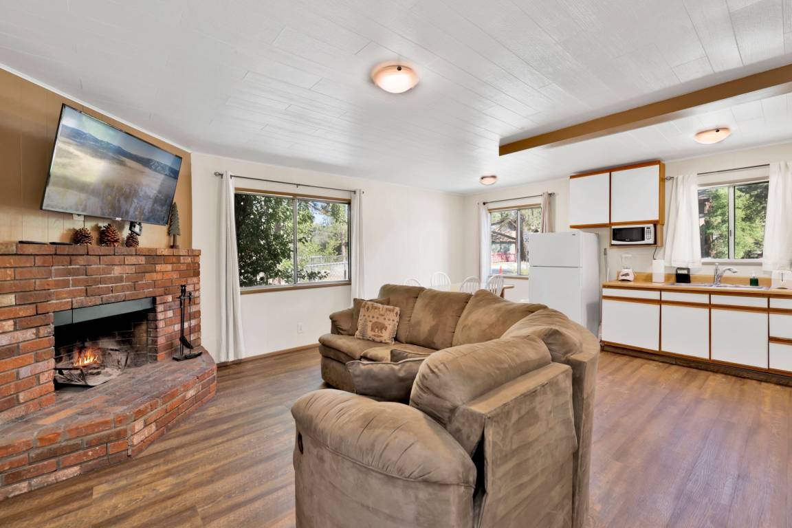 76 M² Cabin ∙ 2 Bedrooms ∙ 8 Guests - Big Bear Lake, CA