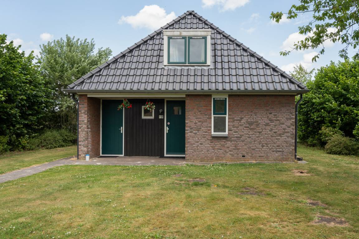 Bungalow ∙ 2 Bedrooms ∙ 4 Guests - Assen