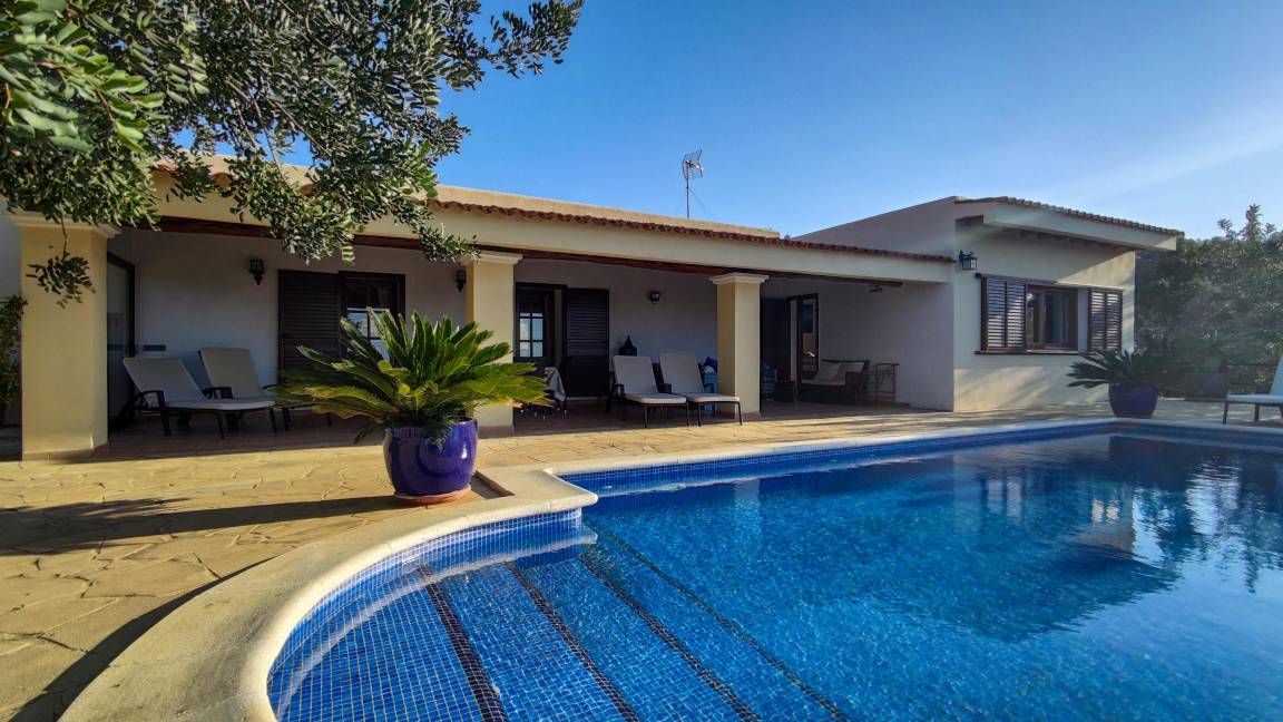 150 M² Villa ∙ 3 Bedrooms ∙ 6 Guests - Sant Antoni de Portmany