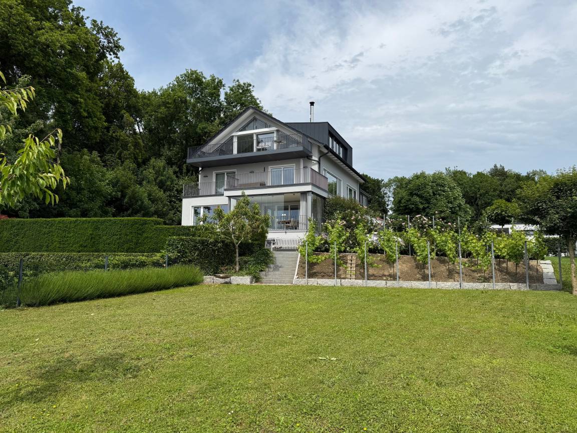 85 M² Ferienwohnung ∙ 1 Schlafzimmer ∙ 2 Gäste - Friedrichshafen