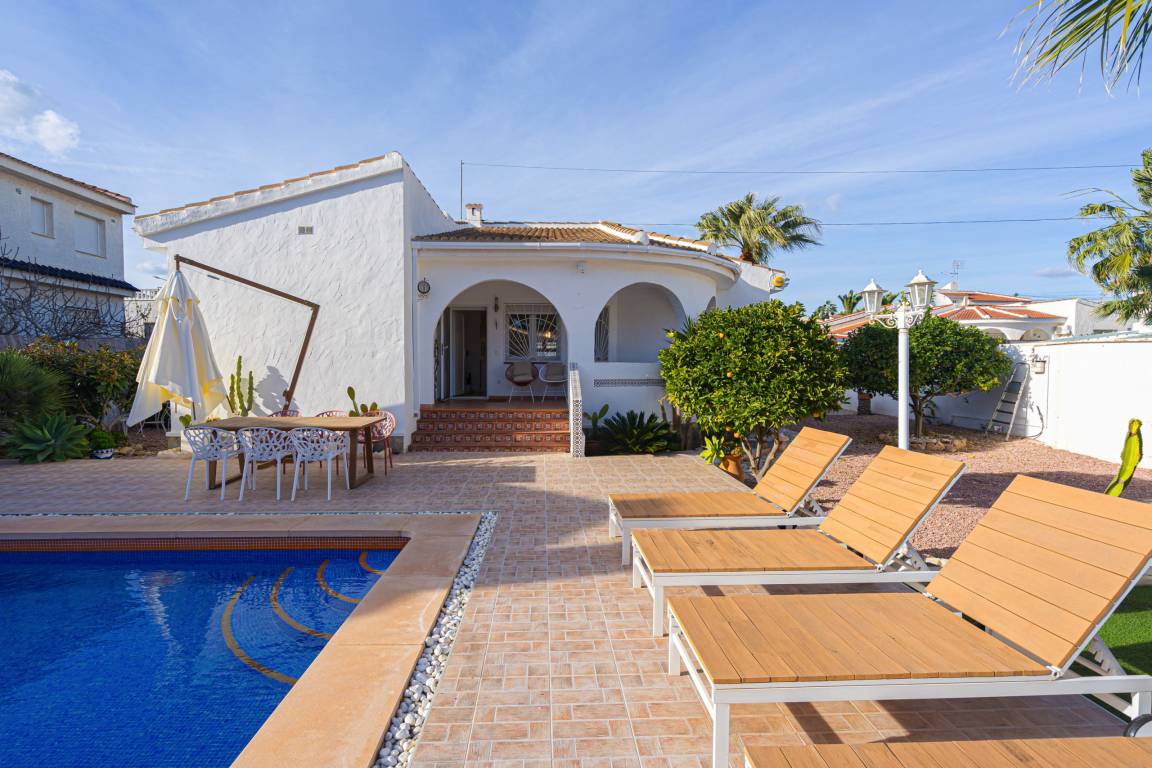 100 M² Villa ∙ 3 Chambres ∙ 6 Personnes - Rojales