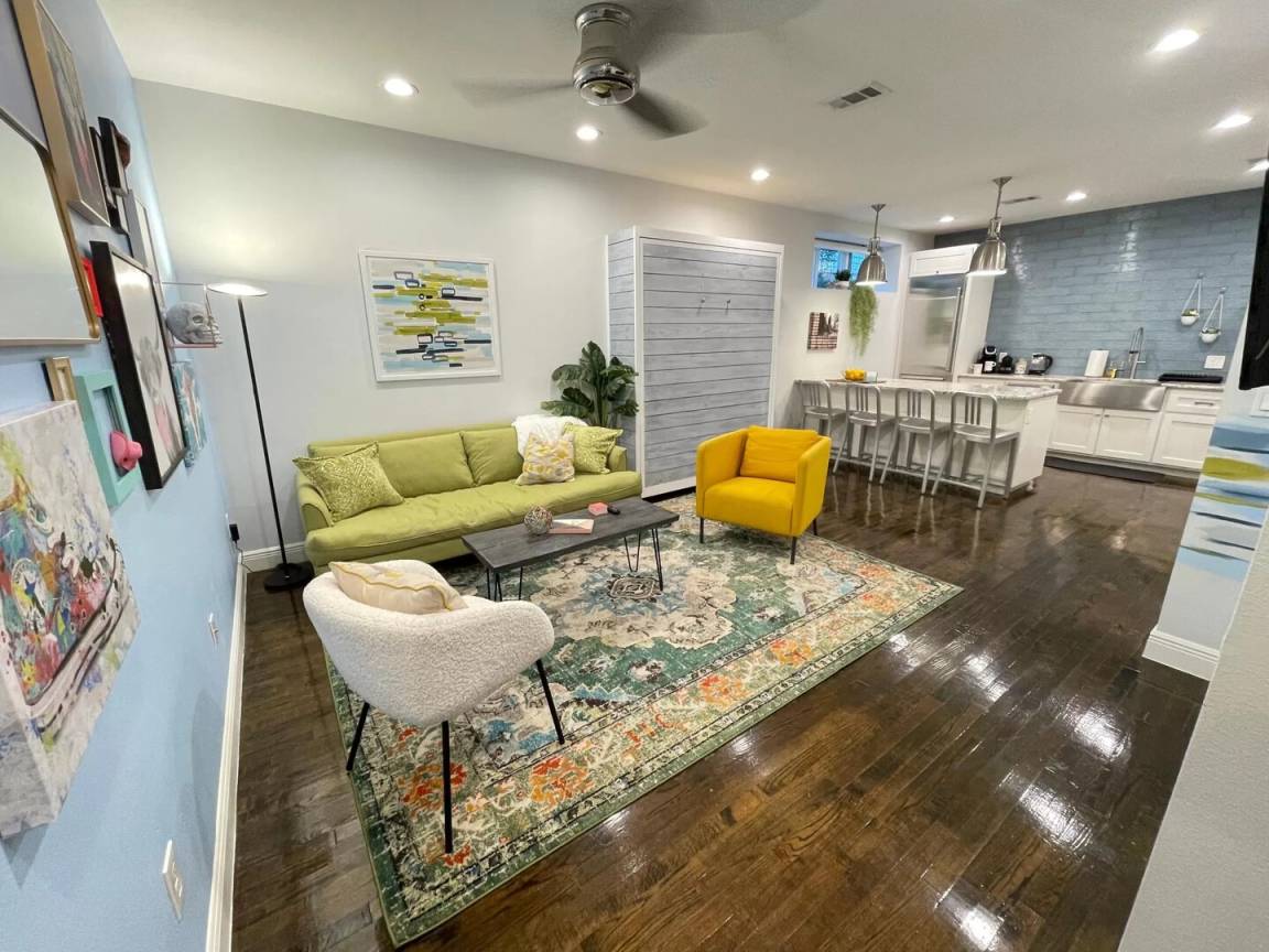 102 M² House ∙ 2 Bedrooms ∙ 1 Guest - Austin, TX