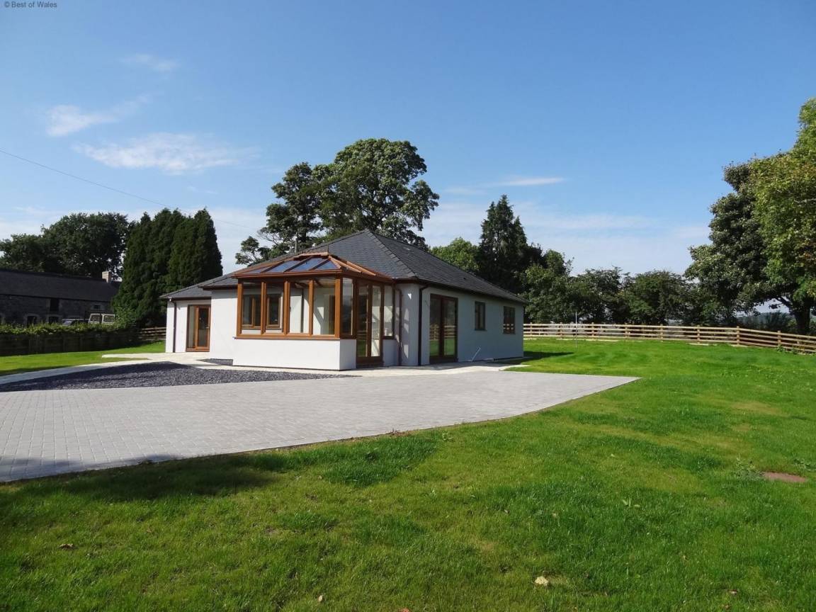 House ∙ 2 Bedrooms ∙ 4 Guests - Bala
