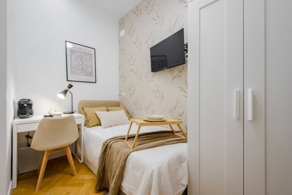 130 M² Apartamento ∙ 5 Habitaciones ∙ 5 Huéspedes - Madrid