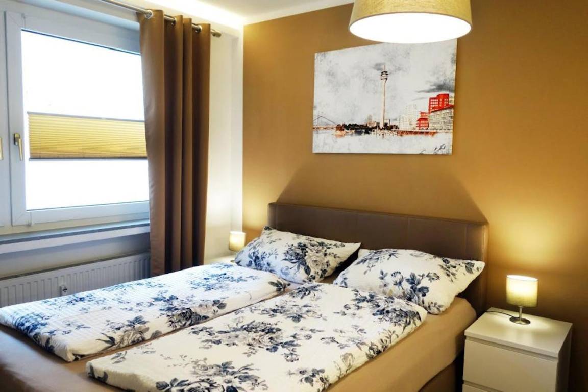 25 M² Appartement ∙ 2 Personnes - Düsseldorf