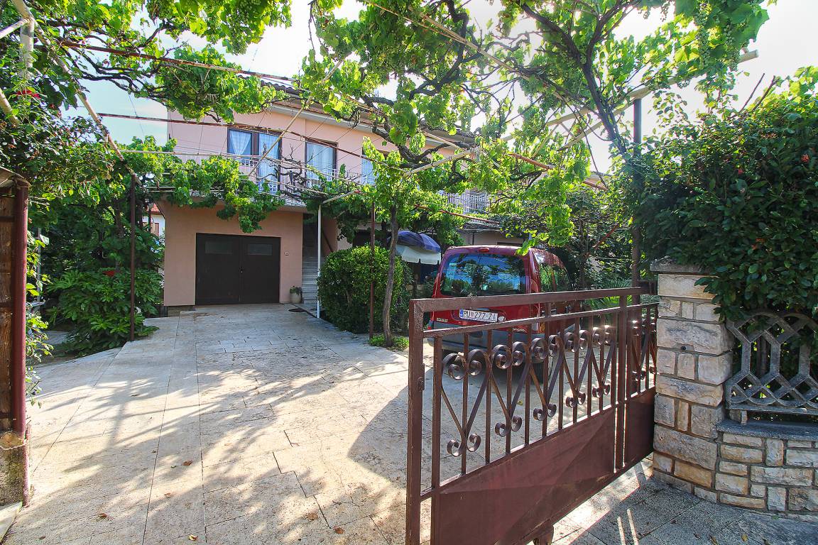 85 M² Appartement ∙ 3 Chambres ∙ 7 Personnes - Pula