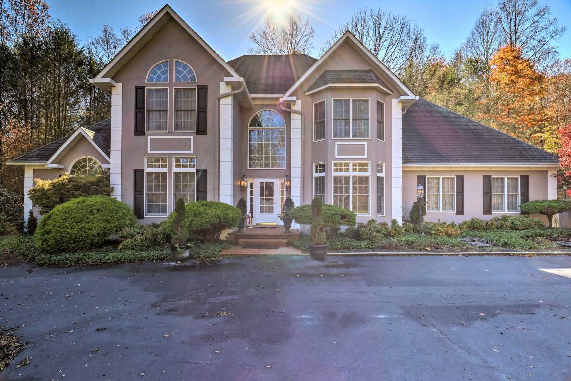 334 M² House ∙ 3 Bedrooms ∙ 6 Guests - Franklin, NC