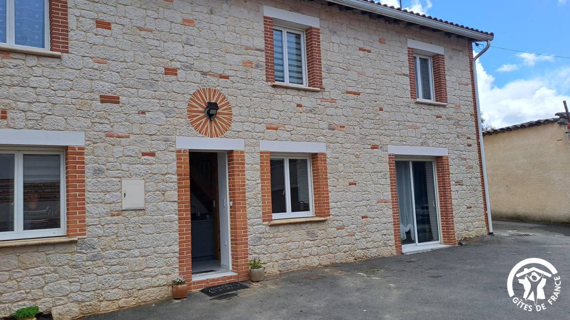90 M² Gîte ∙ 2 Chambres ∙ 4 Personnes - Tarn