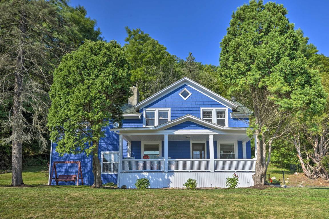 249 M² House ∙ 4 Bedrooms ∙ 12 Guests - Watkins Glen, NY