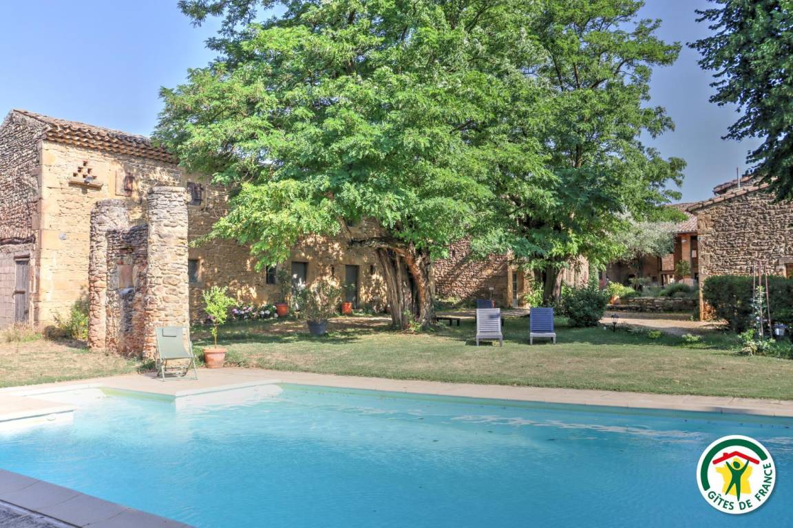 425 M² Gîte ∙ 6 Chambres ∙ 14 Personnes - Drôme