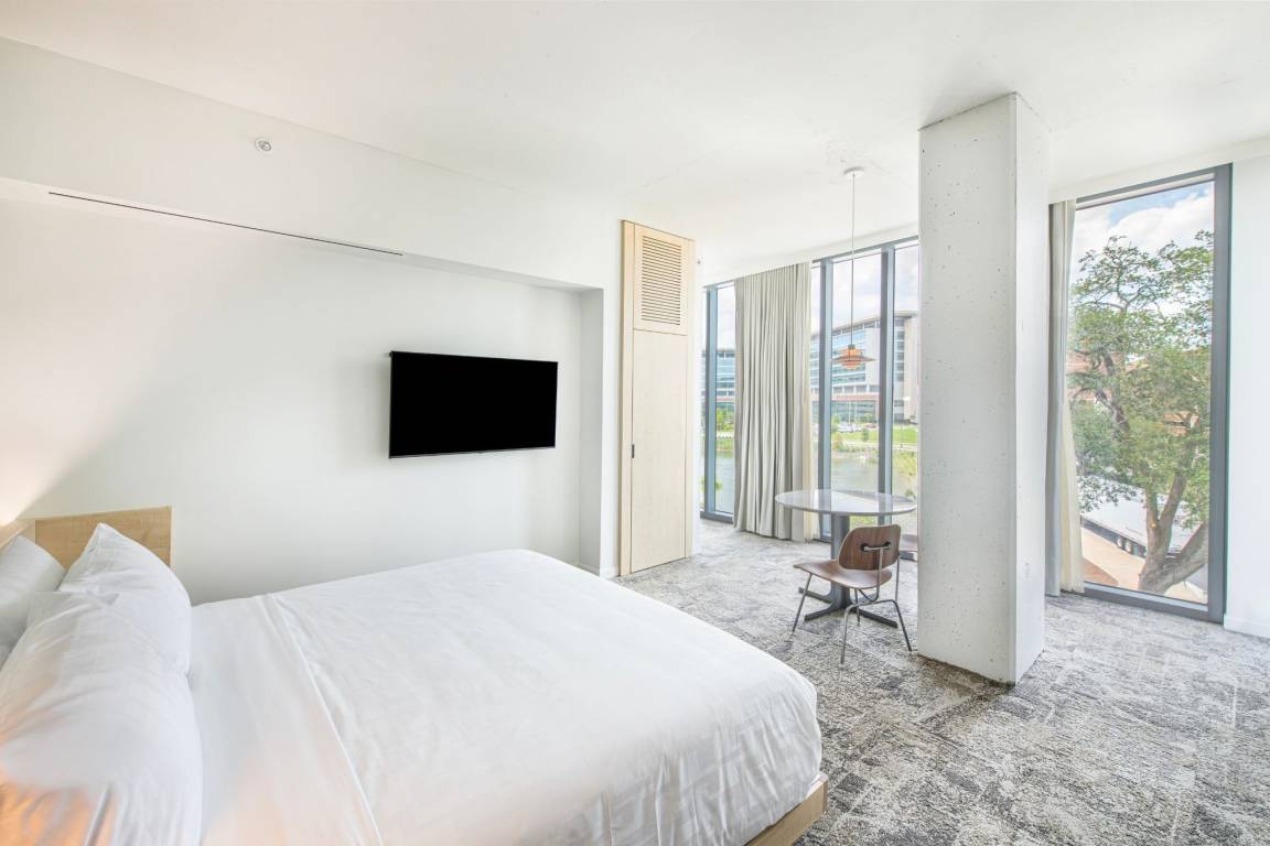 152 M² Hotel ∙ 1 Bedroom ∙ 2 Guests - Gainesville, FL