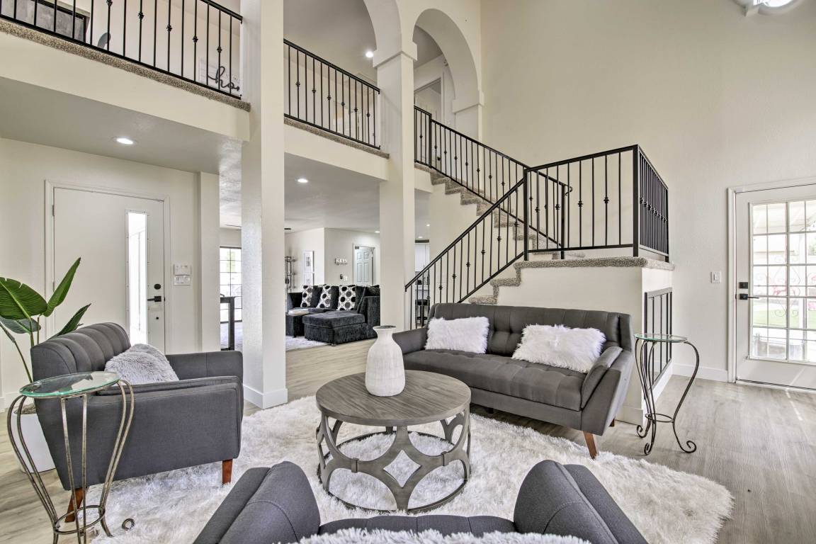 207 M² House ∙ 3 Bedrooms ∙ 10 Guests - Glendale, AZ