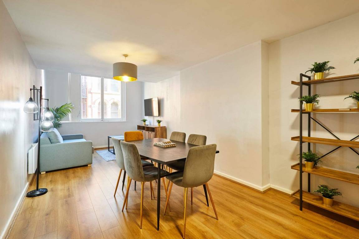 Apartment ∙ 2 Bedrooms ∙ 8 Guests - Leasowe Castle Hotel