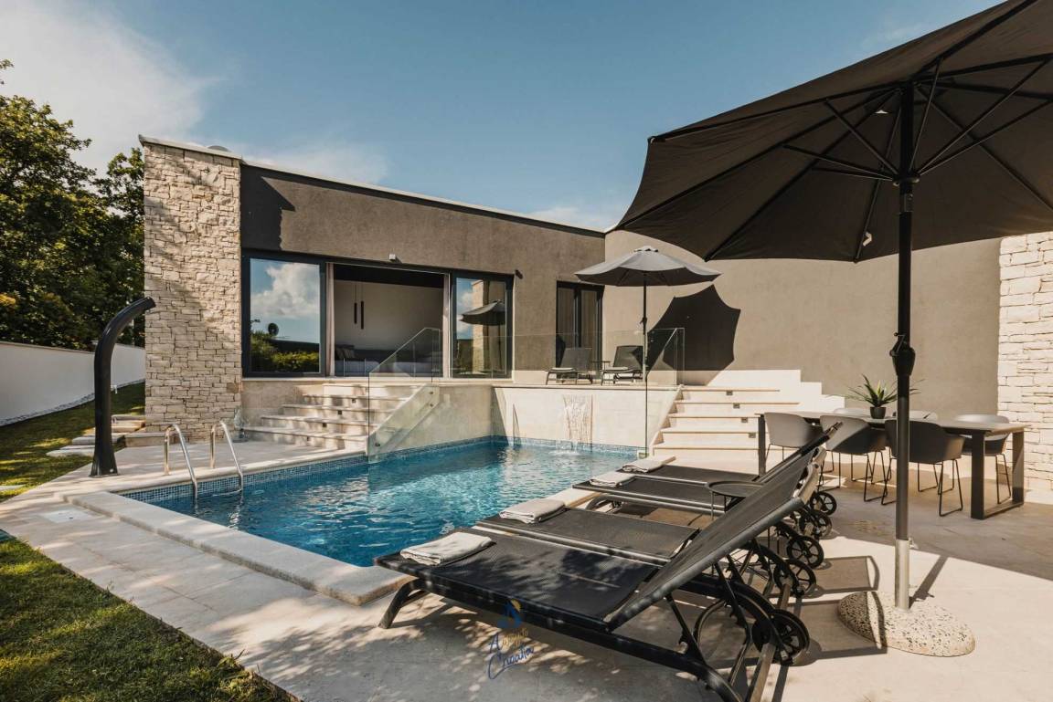 145 M² Villa ∙ 3 Makuuhuonetta ∙ 6 Vierasta - Strunjan