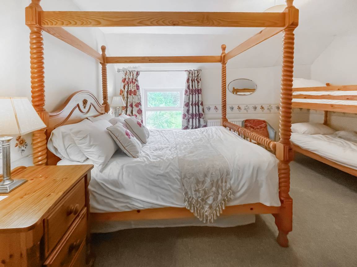 Cottage ∙ 3 Bedrooms ∙ 10 Guests - Saint Dogmaels