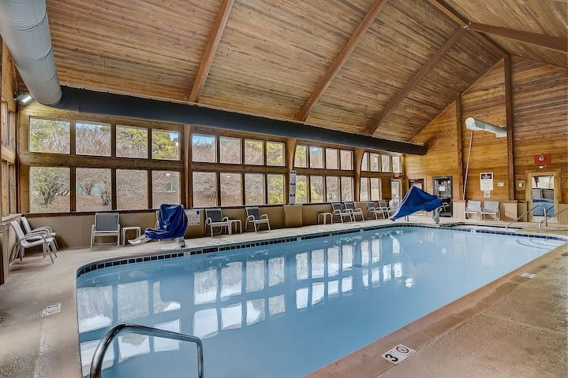 101 M² Condo ∙ 2 Bedrooms ∙ 6 Guests - Chimney Rock, NC