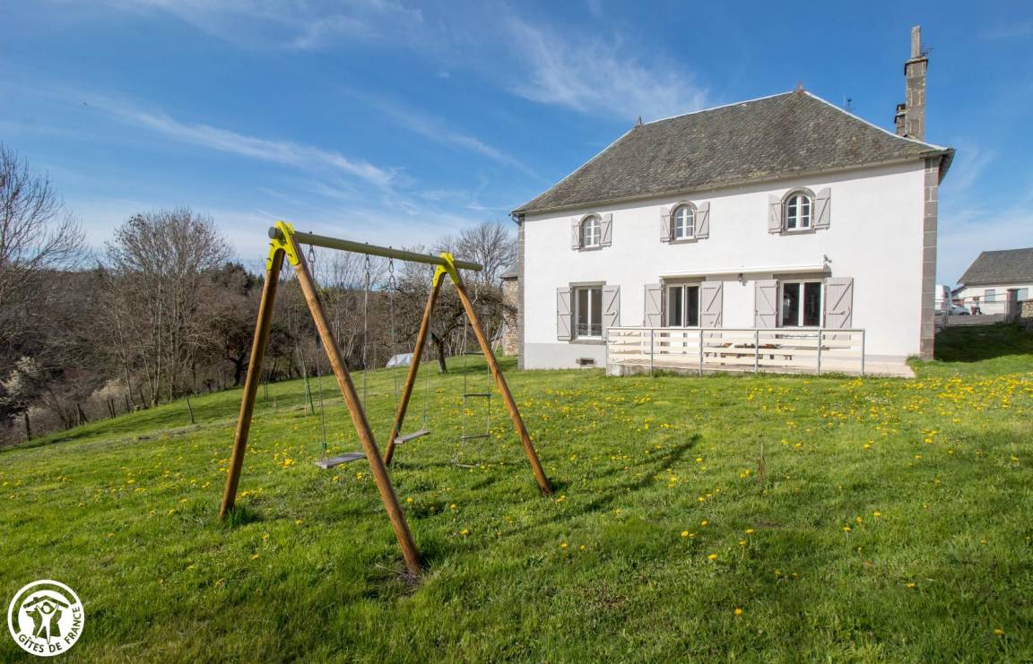 135 M² Gîte ∙ 4 Chambres ∙ 8 Personnes - Auvergne