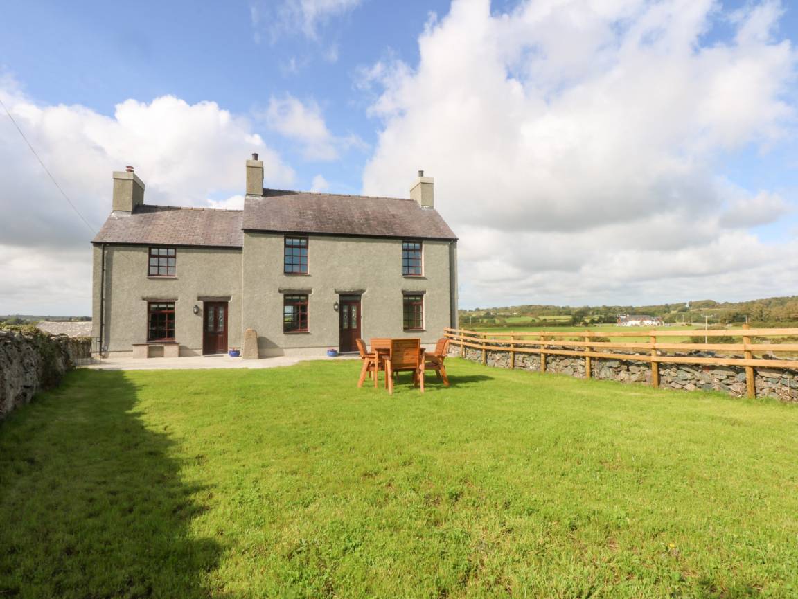 Cottage ∙ 3 Bedrooms ∙ 6 Guests - Bangor