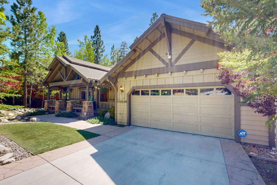 213 M² Cabin ∙ 4 Bedrooms ∙ 10 Guests - Big Bear Lake, CA