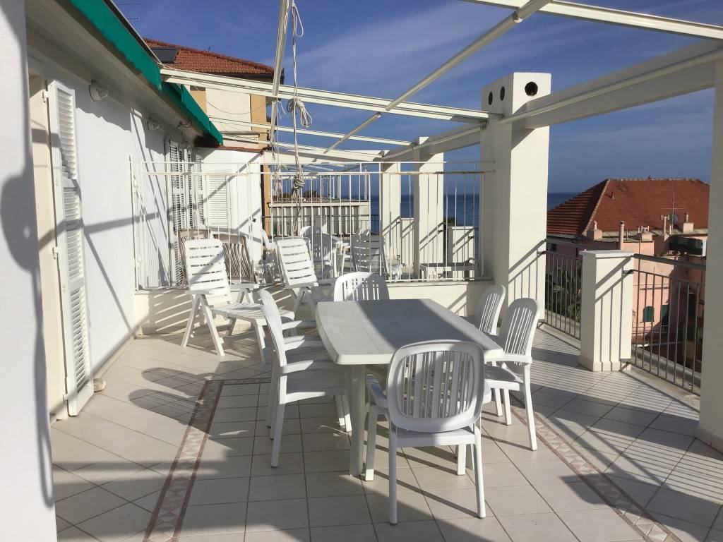 90 M² Apartment ∙ 2 Bedrooms ∙ 6 Guests - Alassio