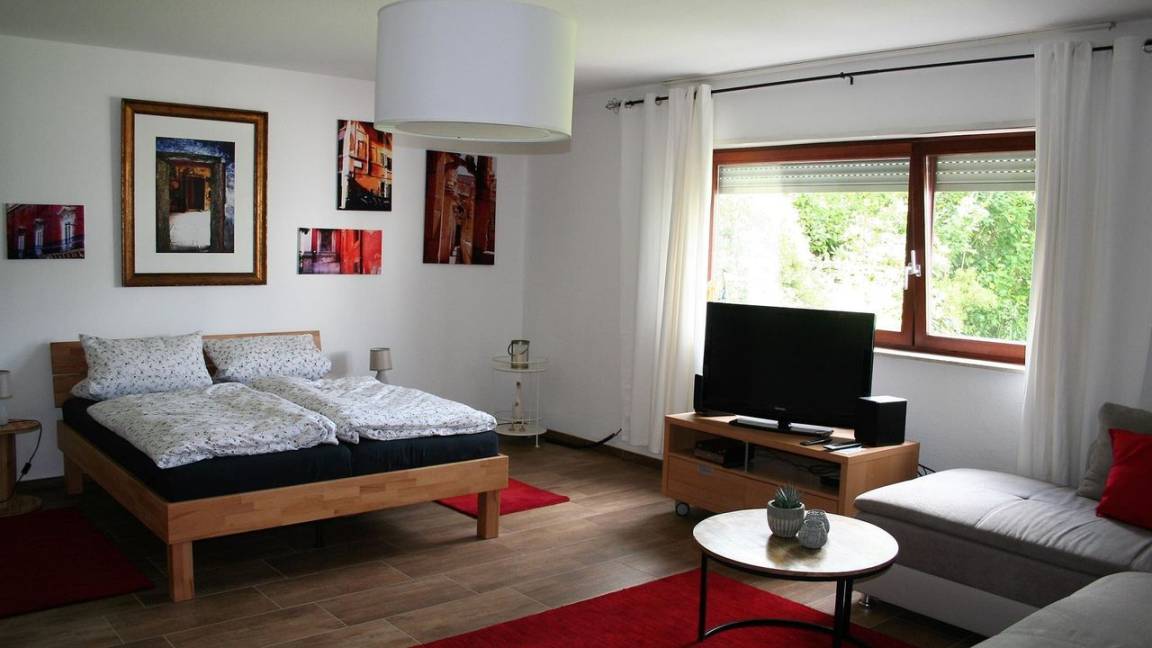 60 M² Ferienwohnung ∙ 1 Schlafzimmer ∙ 4 Gäste - Bad Bergzabern