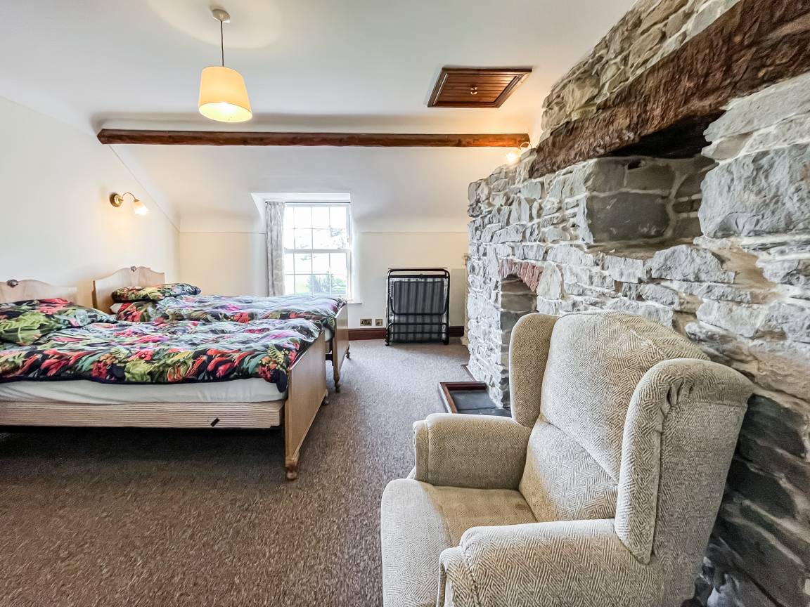Cottage ∙ 4 Bedrooms ∙ 8 Guests - Llangollen