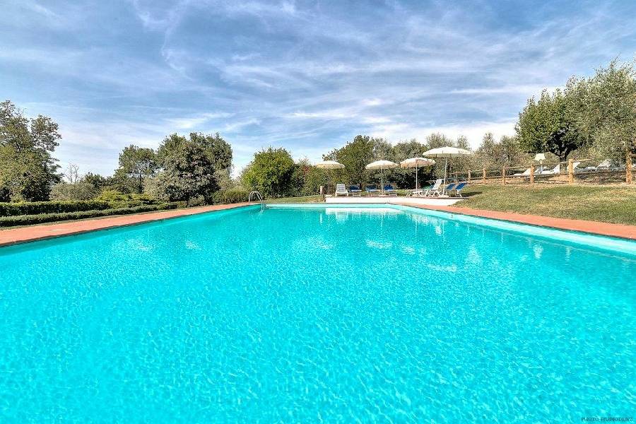 485 M² Farmhouse ∙ 9 Bedrooms ∙ 21 Guests - Empoli