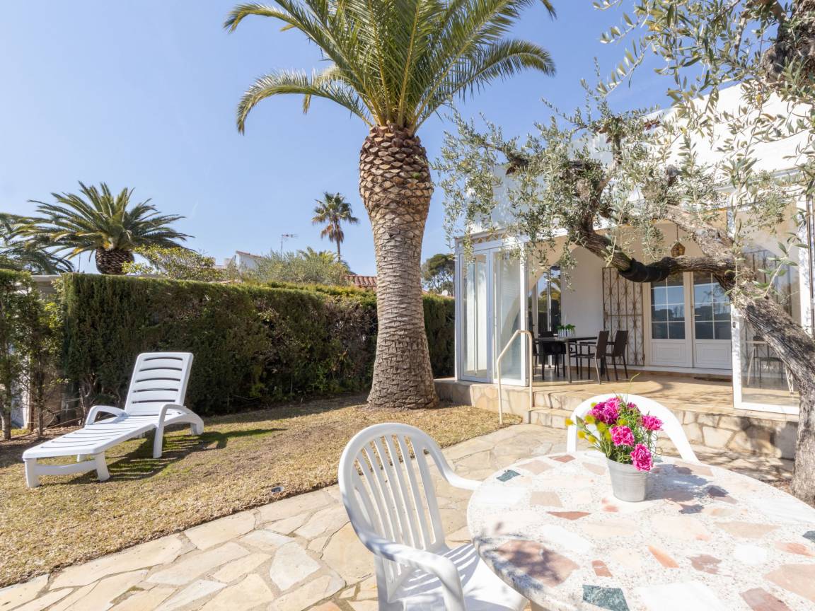 110 M² Huis ∙ 1 Slaapkamer ∙ 6 Gasten - Botarell