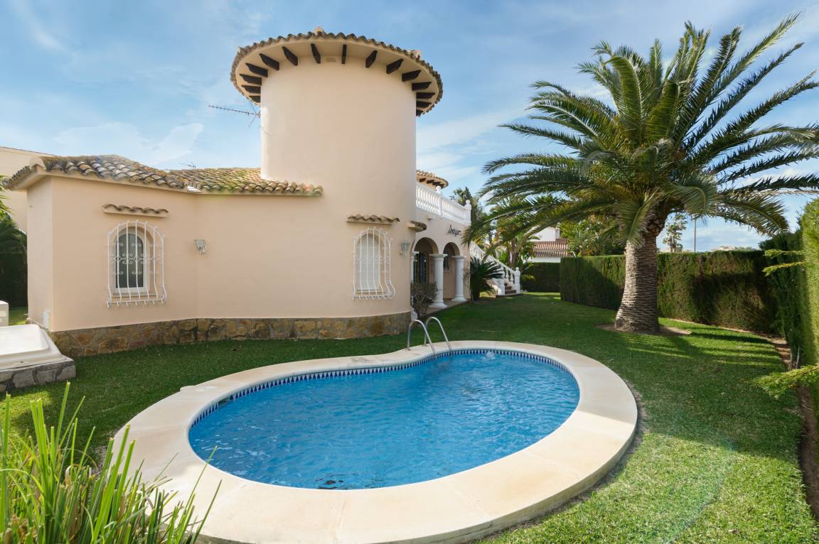 190 M² Villa ∙ 2 Bedrooms ∙ 4 Guests - Oliva