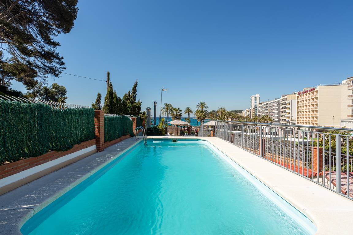 70 M² Apartamento ∙ 2 Habitaciones ∙ 6 Huéspedes - Lloret de Mar