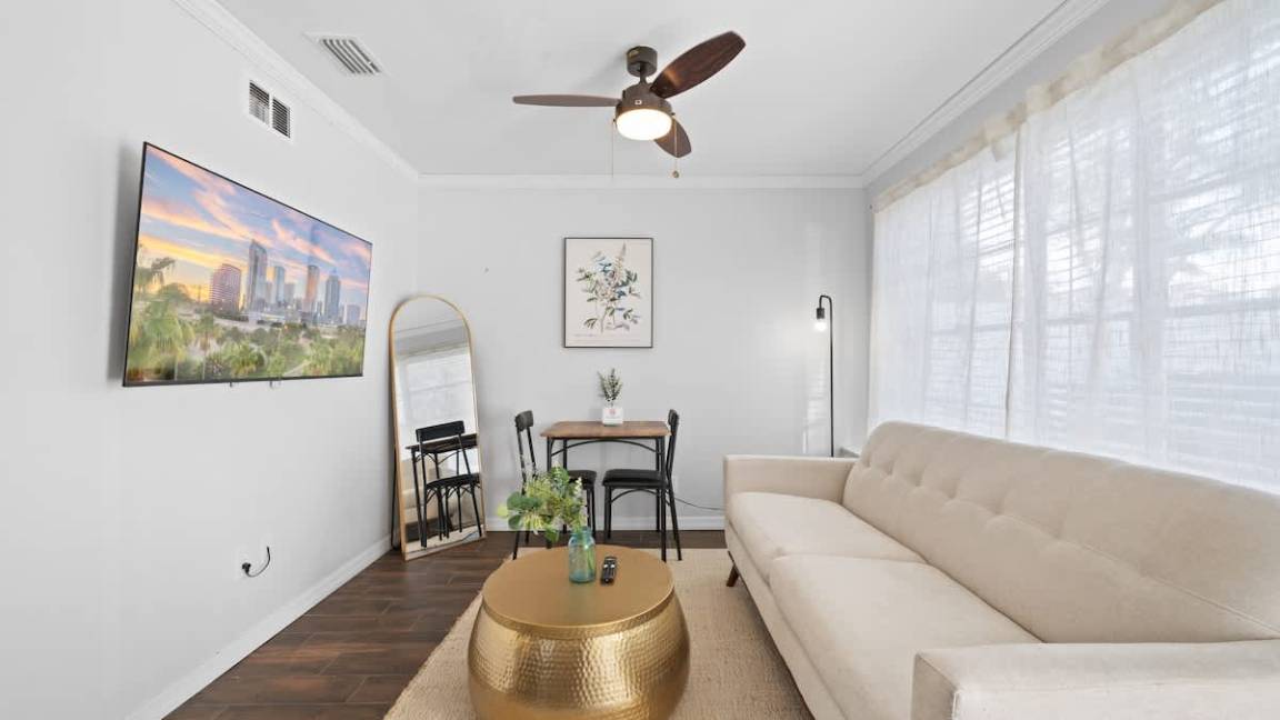 11 M² House ∙ 1 Bedroom ∙ 2 Guests - University of South Florida, Tampa
