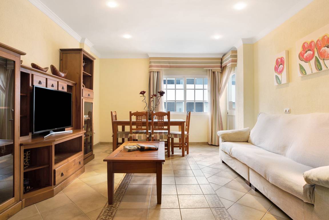 120 M² Apartment ∙ 4 Bedrooms ∙ 6 Guests - Zahara de los Atunes
