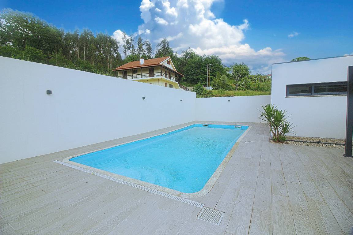 393 M² Villa ∙ 4 Makuuhuonetta ∙ 6 Vierasta - Vieira do Minho