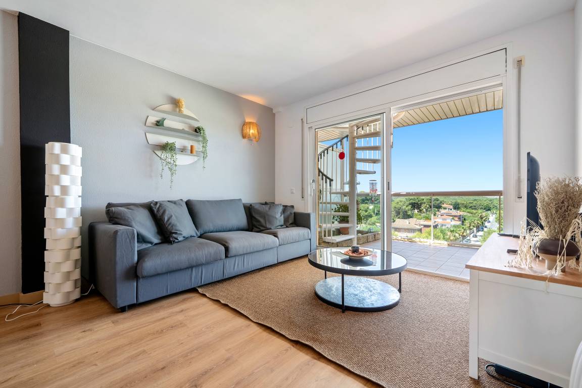 70 M² Apartamento ∙ 2 Habitaciones ∙ 6 Huéspedes - La Pineda