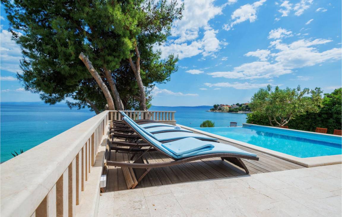 394 M² House ∙ 7 Bedrooms ∙ 17 Guests - Croatia