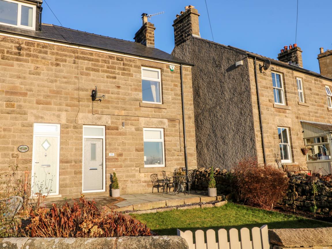 Cottage ∙ 2 Bedrooms ∙ 4 Guests - Chesterfield