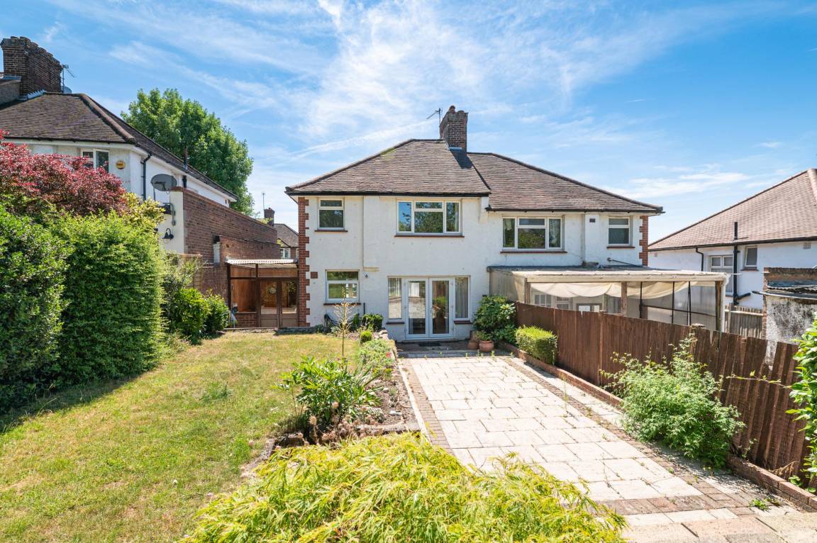 111 M² House ∙ 3 Bedrooms ∙ 5 Guests - London