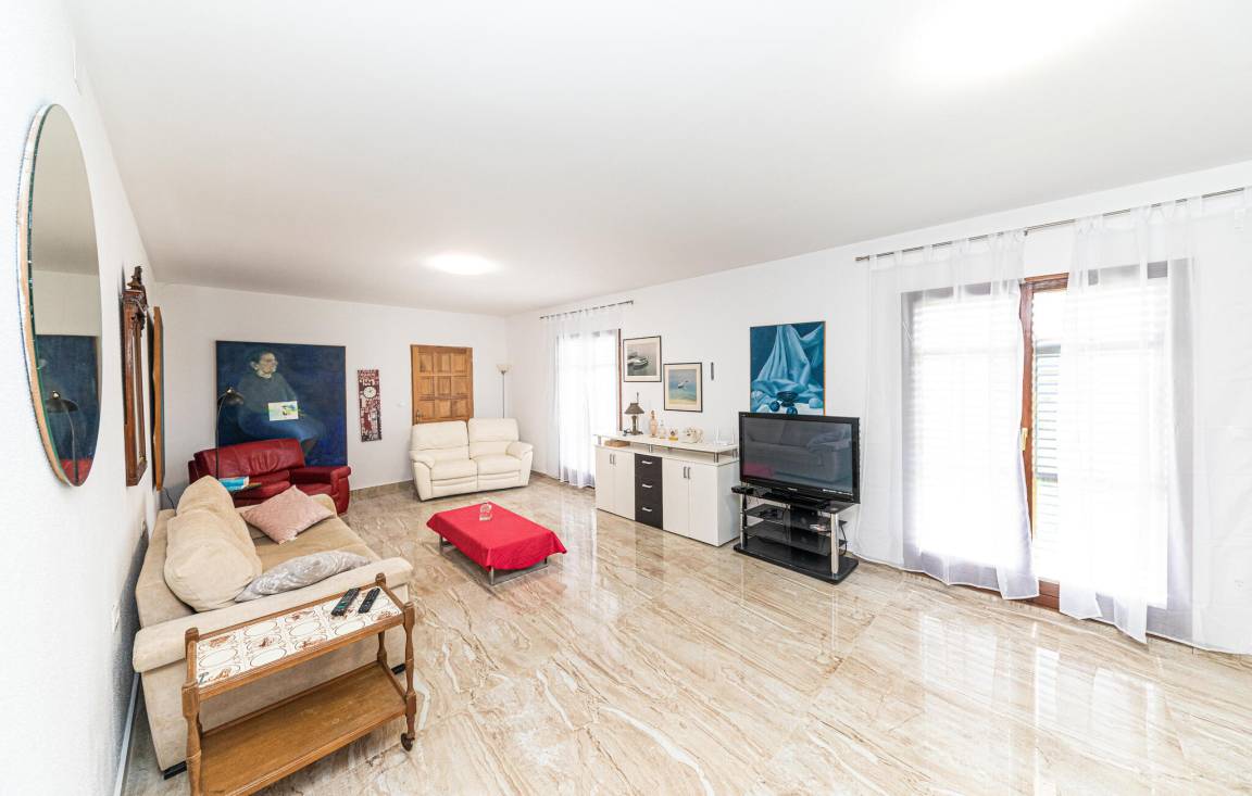 110 M² Ferienwohnung ∙ 2 Schlafzimmer ∙ 6 Gäste - Trogir