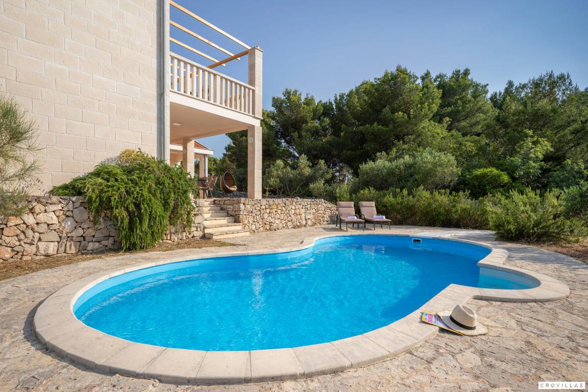Villa ∙ 4 Bedrooms ∙ 8 Guests - Hvar